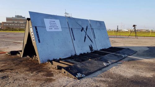 Pyramid bi directional hydraulic vehicle barrier [barricade] - Mifram ...